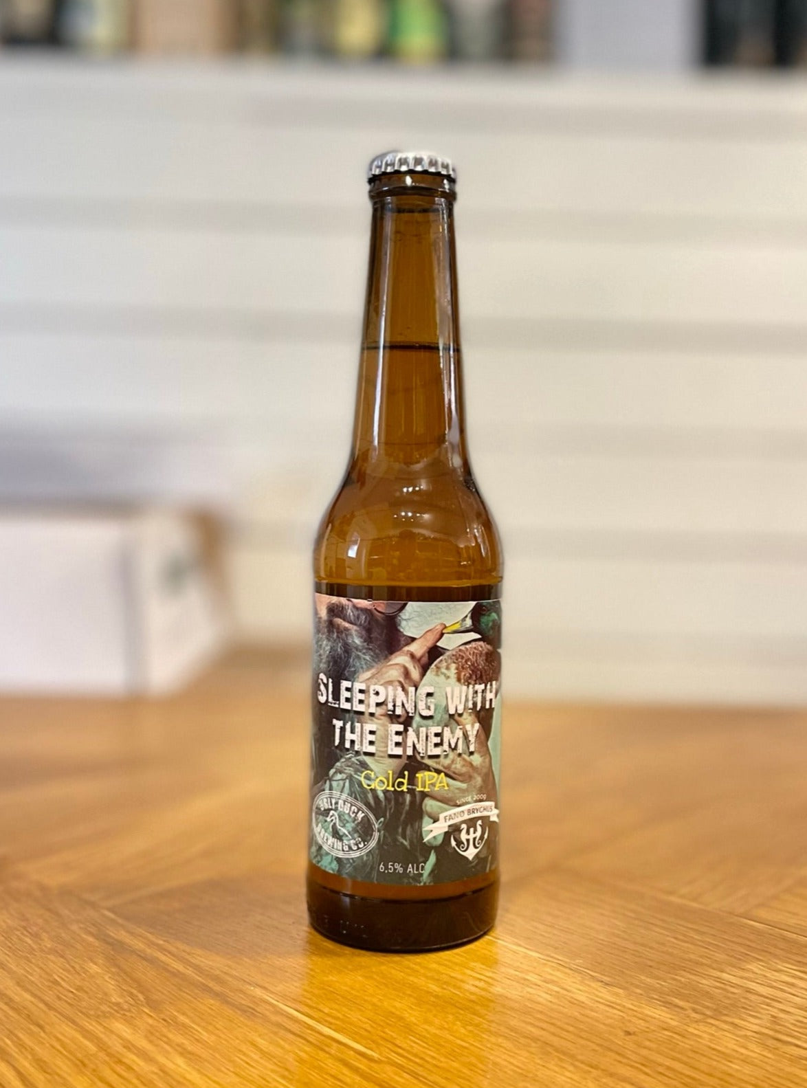 Sleeping With The Enemy - 33cl, 6,5%, Cold IPA - Ugly Duck Brewing X ...